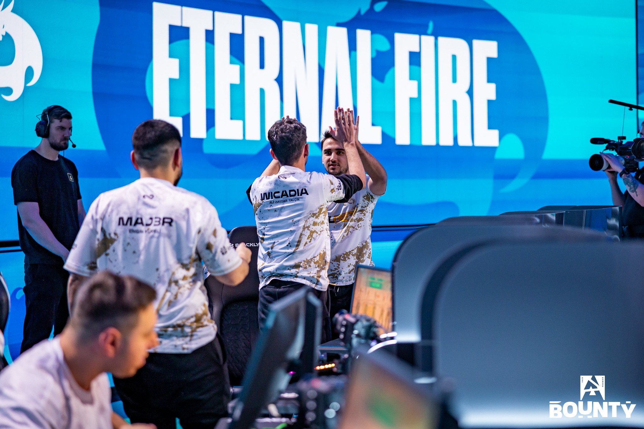 Aurora выкупила состав Eternal Fire по CS2 | CS 2Taverna.gg