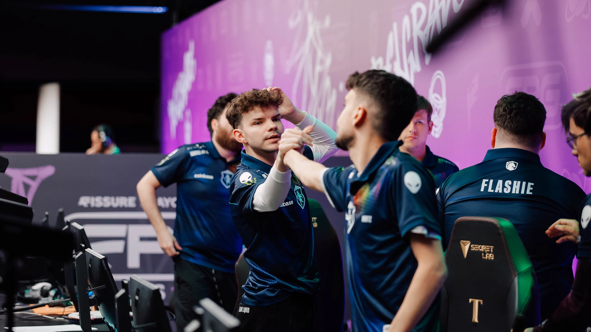 Liquid выбила Ninjas in Pyjamas с BLAST Bounty Winter | CS 2 | Taverna.gg